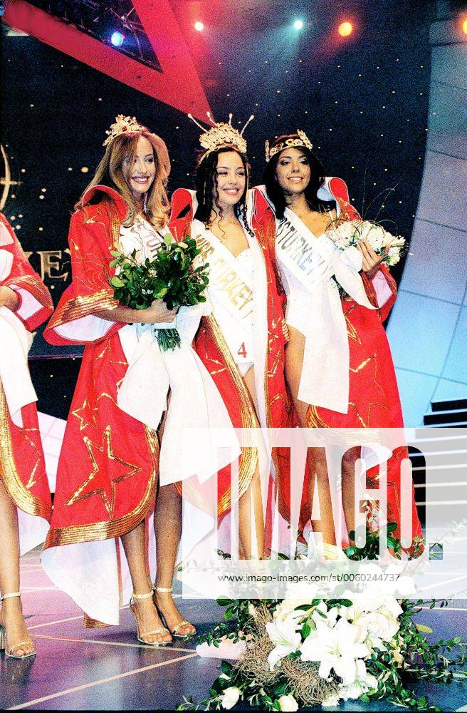 Miss Turkey 2002 Azra Akin 1st, Cagla Kubat 2nd and Esra Eron