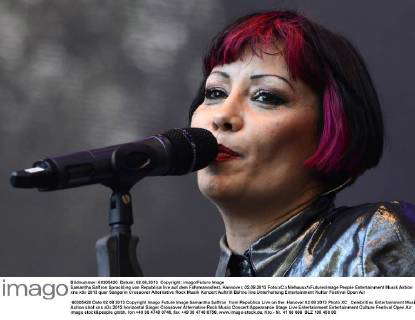 Samantha Saffron Sprackling von Republica live auf dem Fährmannsfest. Hannover