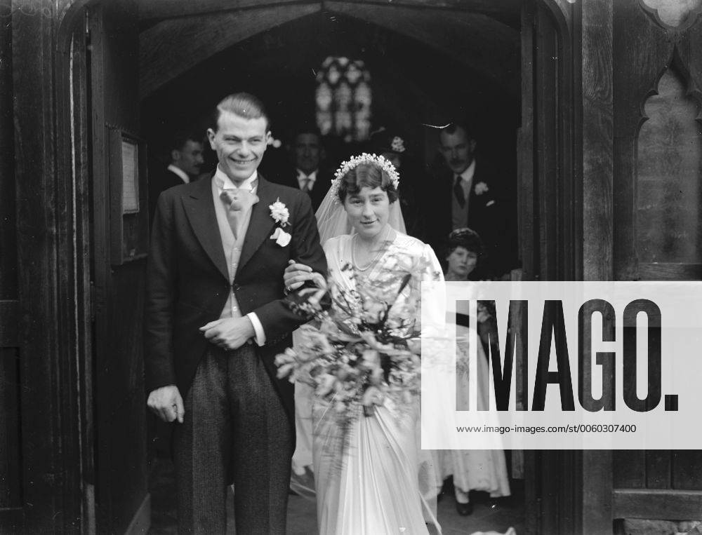 The wedding of Farnfield and Bomford . The bride and groom