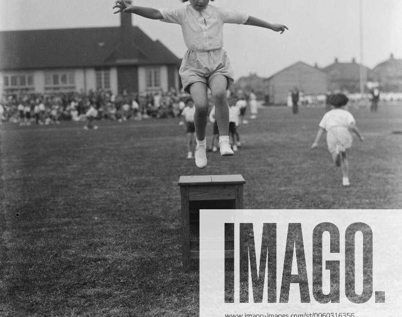 Sports day at the Days Lane Infant School in Sidcup , Kent . A little ...