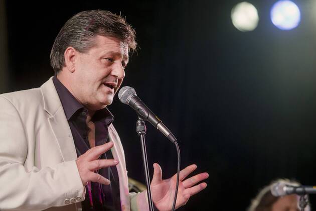 Bandleader Keith Ball - zum ersten Mal live auf einer Bühne in Dresden ...