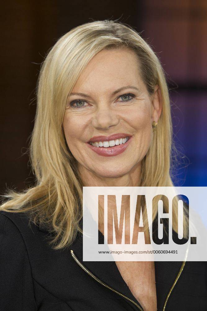 Nina RUGE, Moderatorin, Porträt, Portrait, angeschnittenes Einzelbild ...