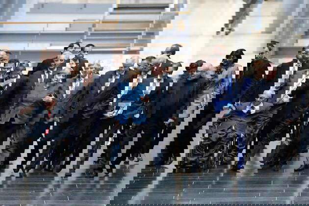 Die Unions-Vertreter um 15:57 Uhr auf dem Weg zur 2. Runde der ...