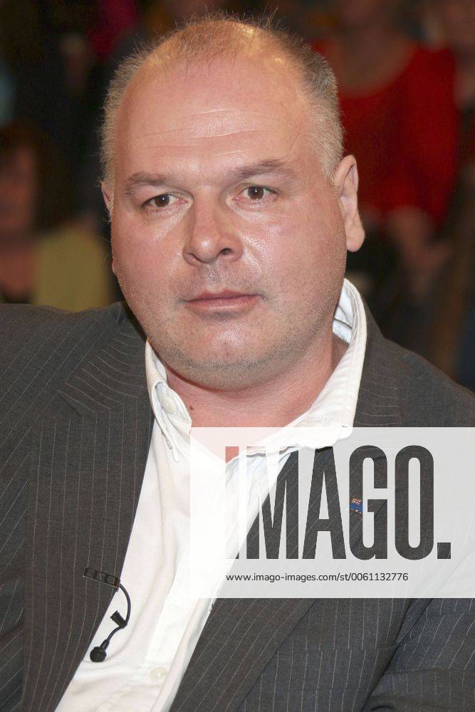 Michael Behrendt bei der Aufzeichnung der ZDF-Talkshow Markus Lanz im ...