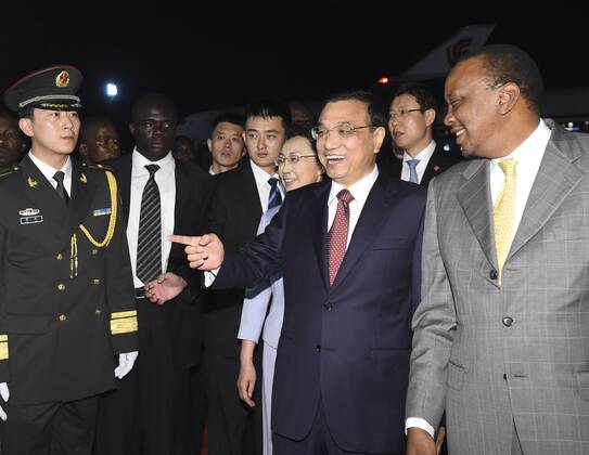 Chinese Premier Li Keqiang and his wife Cheng Hong are welcomed by ...