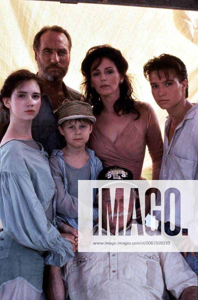 Linnie, Drew Morgan, Jake, Suzanne, Frank, Paul