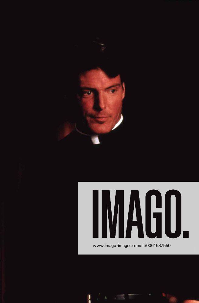 Christopher Reeve Auf eigene Faust versucht Pater Thomas Cusack die ...