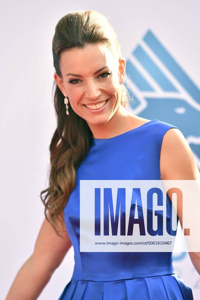 Kim Heinzelmann, Einzelbild, angeschnittenes Einzelmotiv, Halbfigur ...