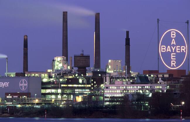 Chemical plant and headquarters of BAYER in Leverkusen on the bank of ...