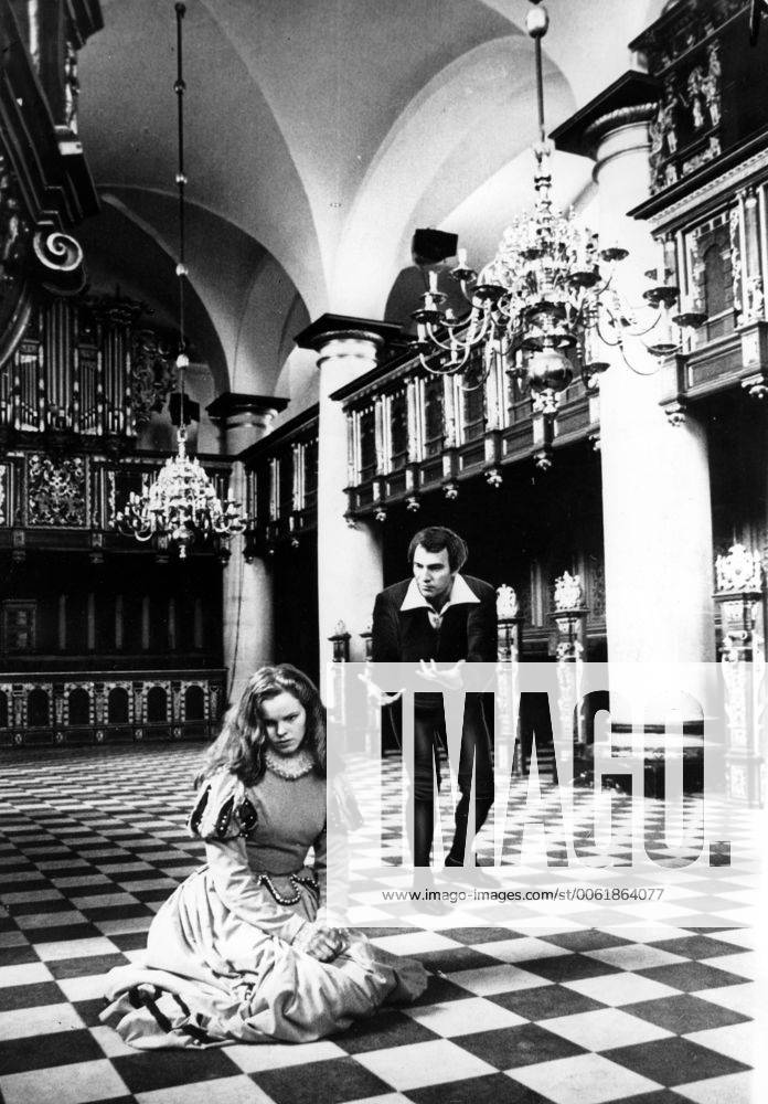 Sep. 23, 1963 - Elsinore, Denmark - Actor CHRISTOPHER PLUMMER as Hamlet ...