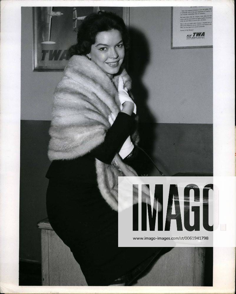 Dec. 09, 2011 - Lovely Ellen McRae, star of broadway hit Fair game ...