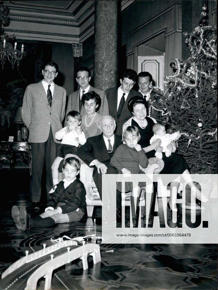 Dec. 12, 1963 - President Antonio Segni pose with his family in the ...