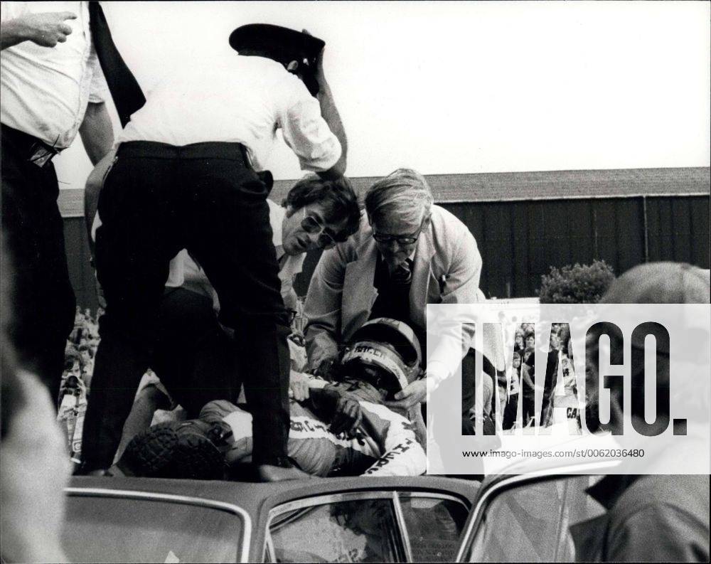 Apr. 17, 2012 - The leap of death: Thousands watched on as 29 year old ...