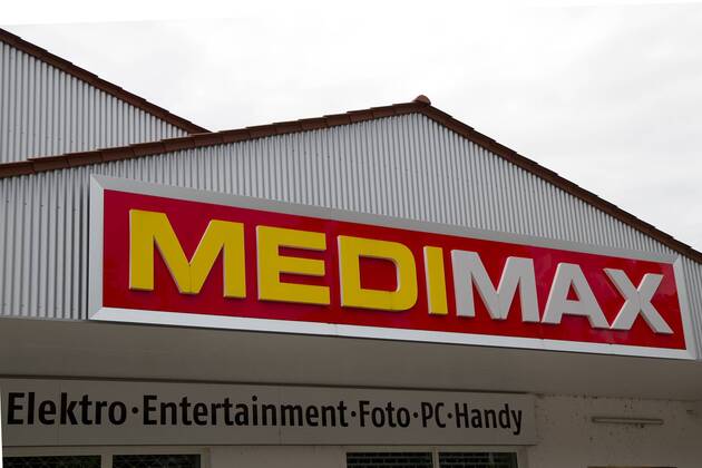 Themenbild - Medimax Waldkirch 03.08.2014 Werbeschild, Logo, Schriftzug ...
