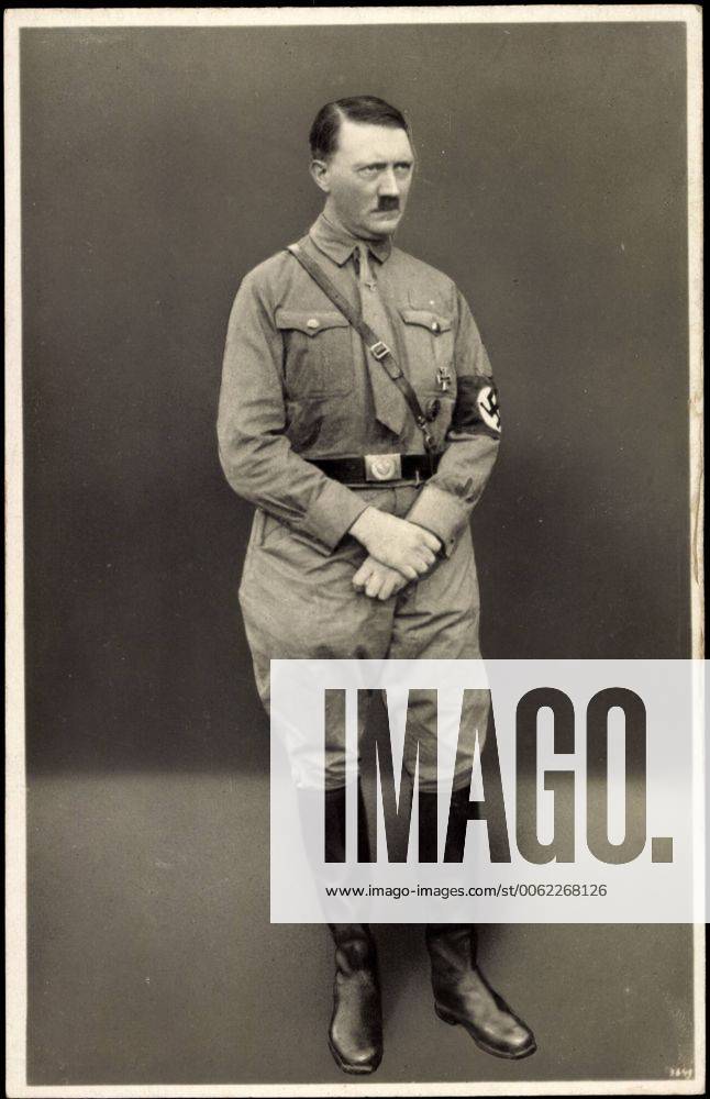 Adolf Hitler in Uniform, NSDAP, Standportrait !AUFNAHMEDATUM