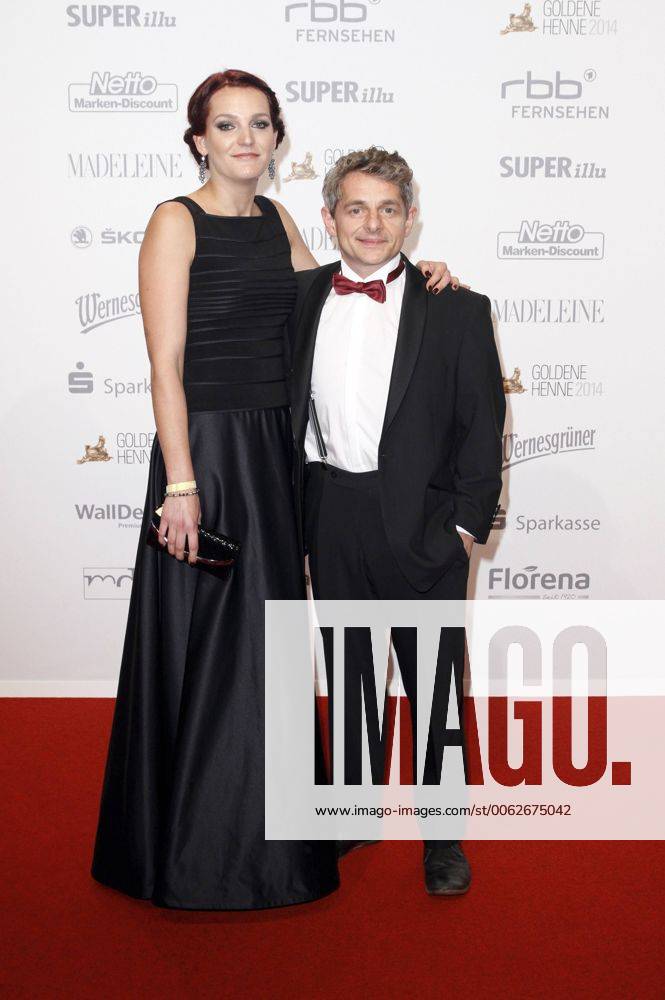 Volker Zack Michalowski mit Begleitung bei der Verleihung des ...