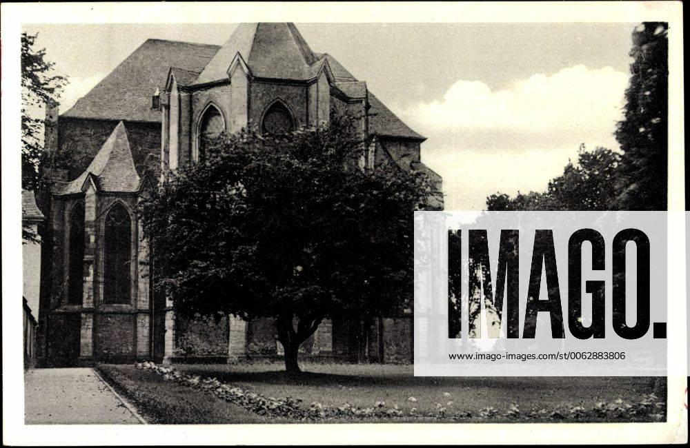 Vilich Bonn, Blick auf Pfarrkirche St Peter, Garten !AUFNAHMEDATUM