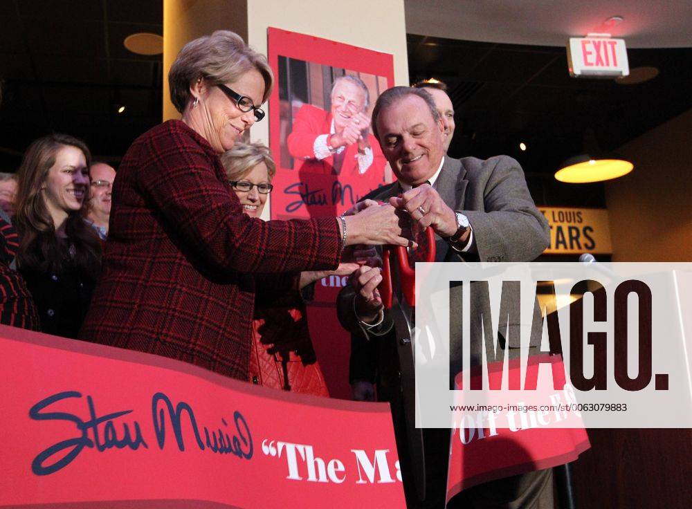 Jean Musial-Edmonds, Janet Schwarze and Dick Musial, children of the ...