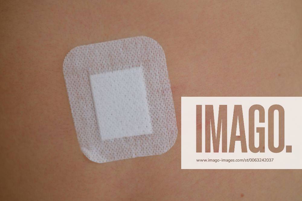 Pflaster auf Wunde