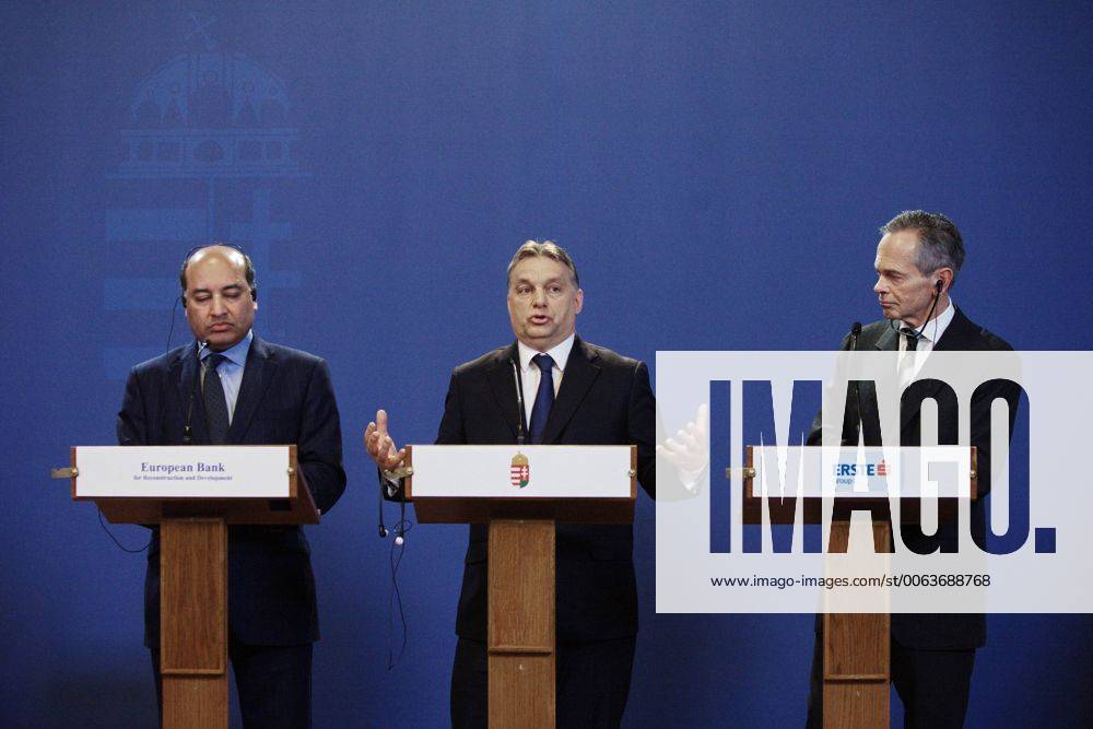 President of European Bank for Reconstruction and Development (EBRD) Suma Chakrabarti (l