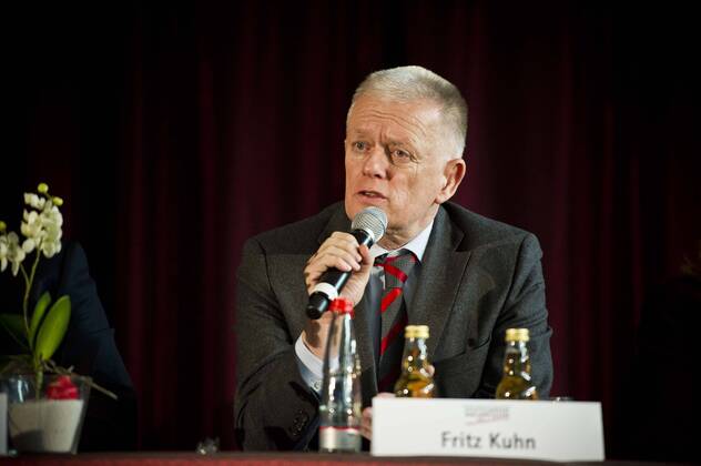 Mittendrin, braucht Stuttgart eine repräsentative Moschee. Im Bild v.l ...