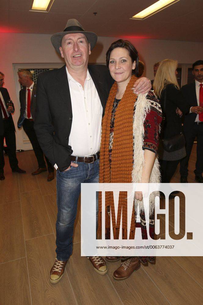 Carsten Pape mit Ehefrau Melanie bei der Eröffnung von Norddeutschlands ...