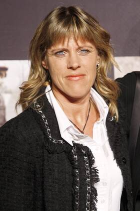 HALTET DIE WELT AN Preview - Berlin Anja Wille and Christine Neubauer ...