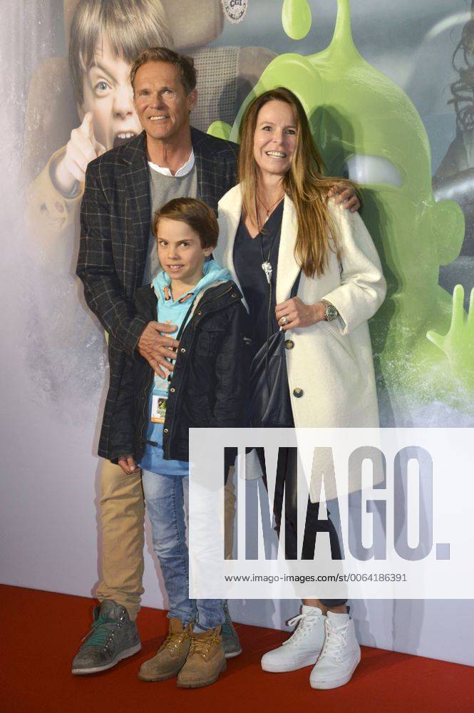 Christian Tramitz mit Frau Annette und Sohn Tamo bei der Premiere des ...