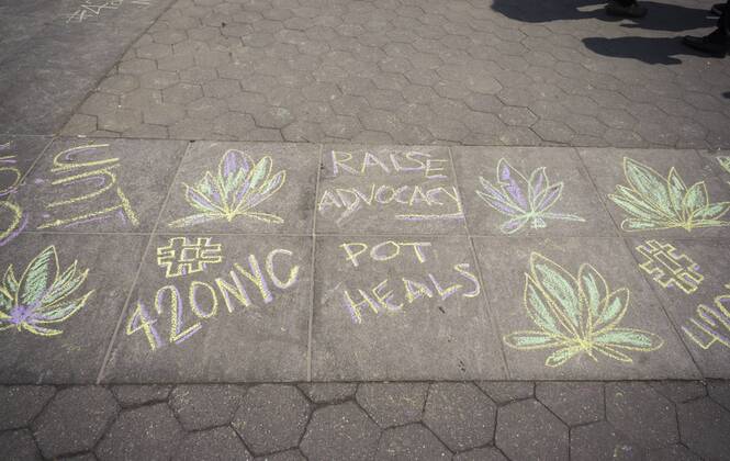 Marijuana activists celebrate 420 Day Advocates for the legalization of ...