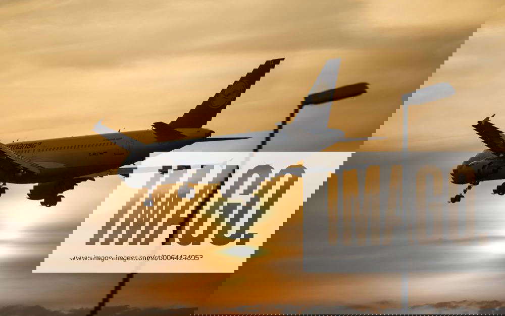 Landebahn Nordwest Frankfurt Flughafen, Kelsterbach, Bild x von x Kelsterbach, (für LOK), 29.04.201