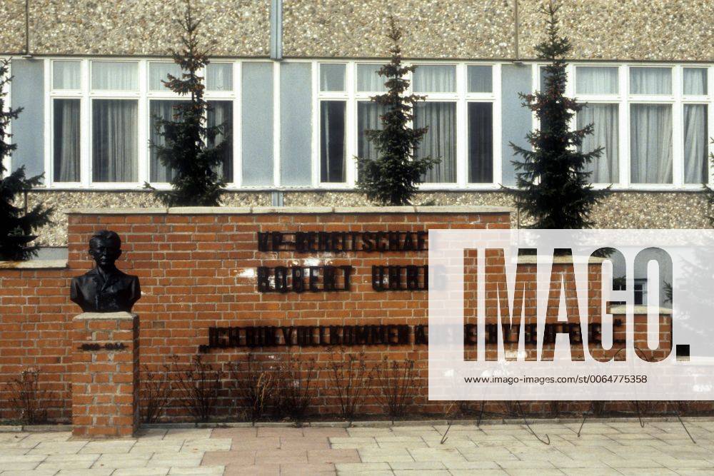 Ausverkauf der Volkspolizei-Bereitschaft Robert Uhrig in