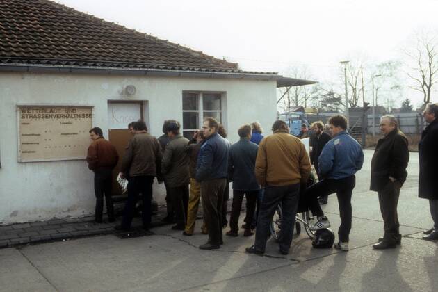 Ausverkauf der Volkspolizei-Bereitschaft Robert Uhrig in