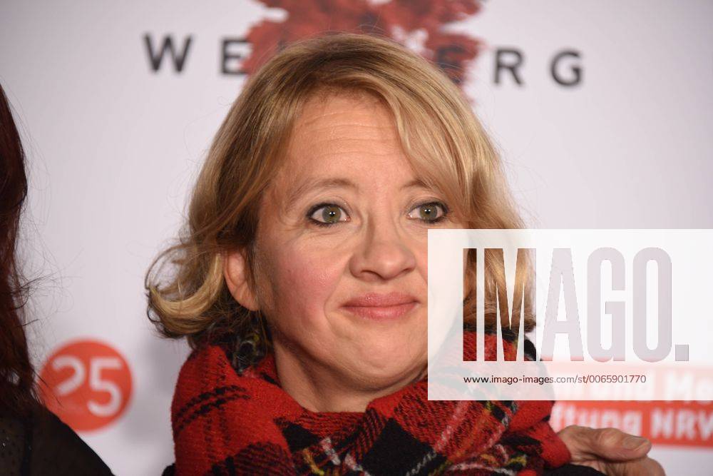 Schauspielerin Anna Böttcher posiert am 30.09.2015 in Köln bei der 25 ...