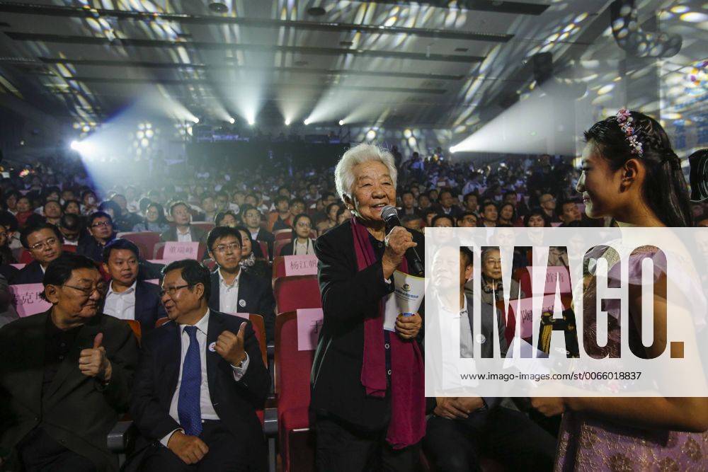 (151011) -- BEIJING, Oct. 11, 2015 -- Movie artist Yu Lan speaks at ...