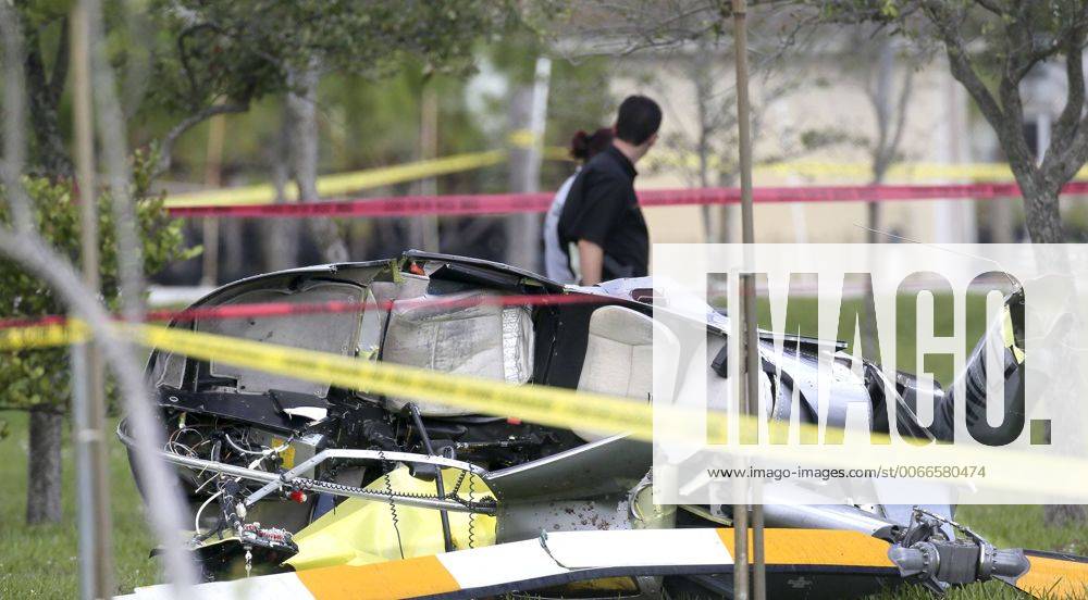 Dec. 29, 2014 - Florida, U.S. - PBSO investigators gather at the scene ...