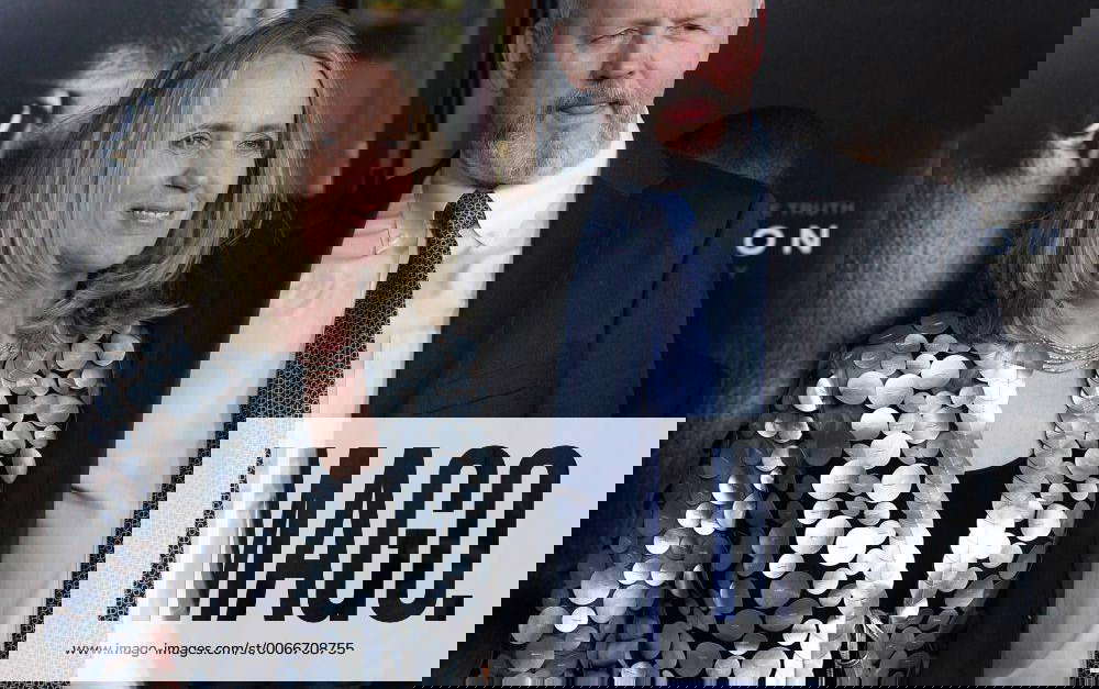 Cast member David Morse and his wife Susan Wheeler Duff attend the ...