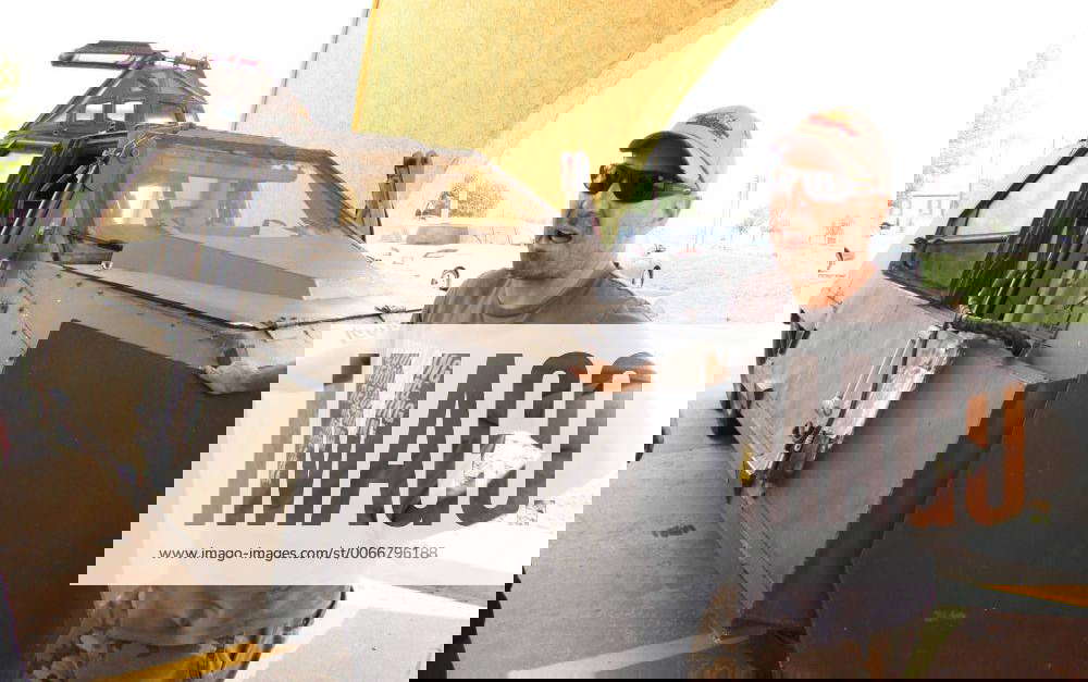 April 26,2014. El Reno OK. Sean Casey - IMAX film-maker Storm Chaser ...