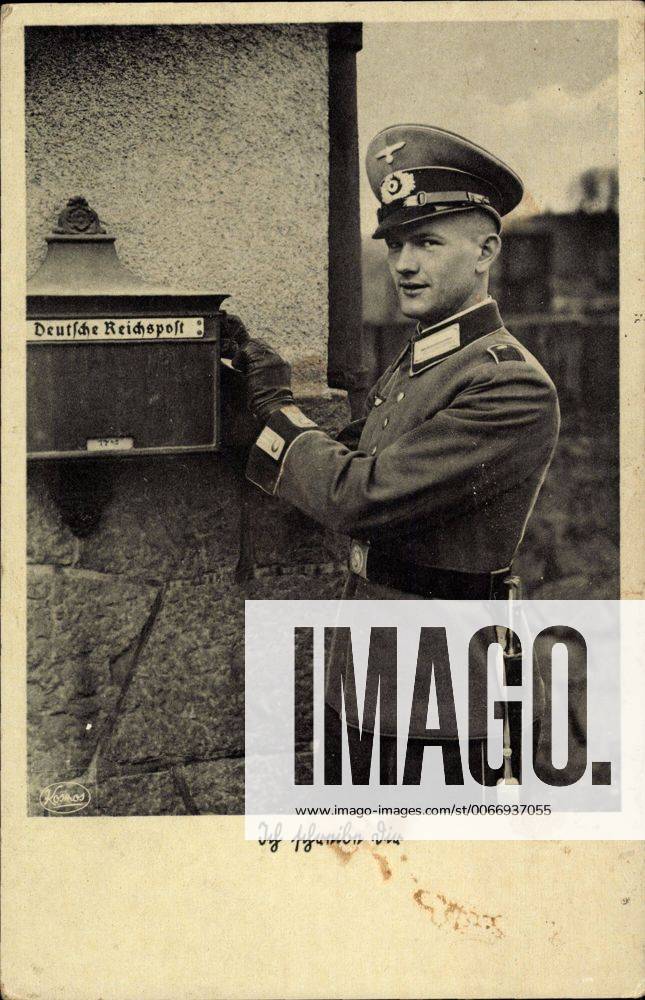 Wehrmachtsoldat am Briefkasten, Deutsche Reichspost, Uniform, Messer ...