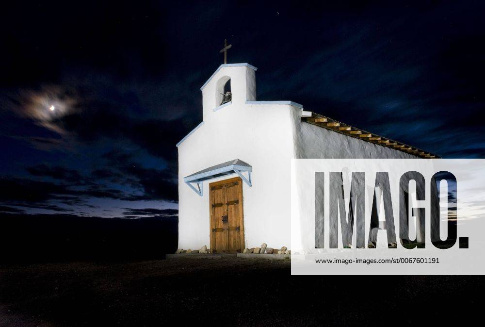 Sep 9, 2013 - Balmorhea, Texas, U.S. - Calera Chapel at twilight ...