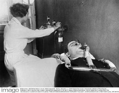 Berlin, Germany: c. 1929 Researchers at Dr. Piorkowski s Bacterio ...