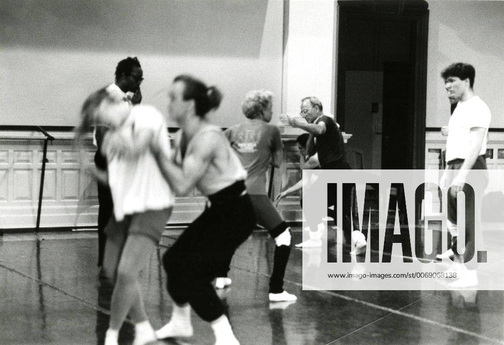 U.S. - John Cowles, Jr., and wife Sage rehearsing for The Last supper ...