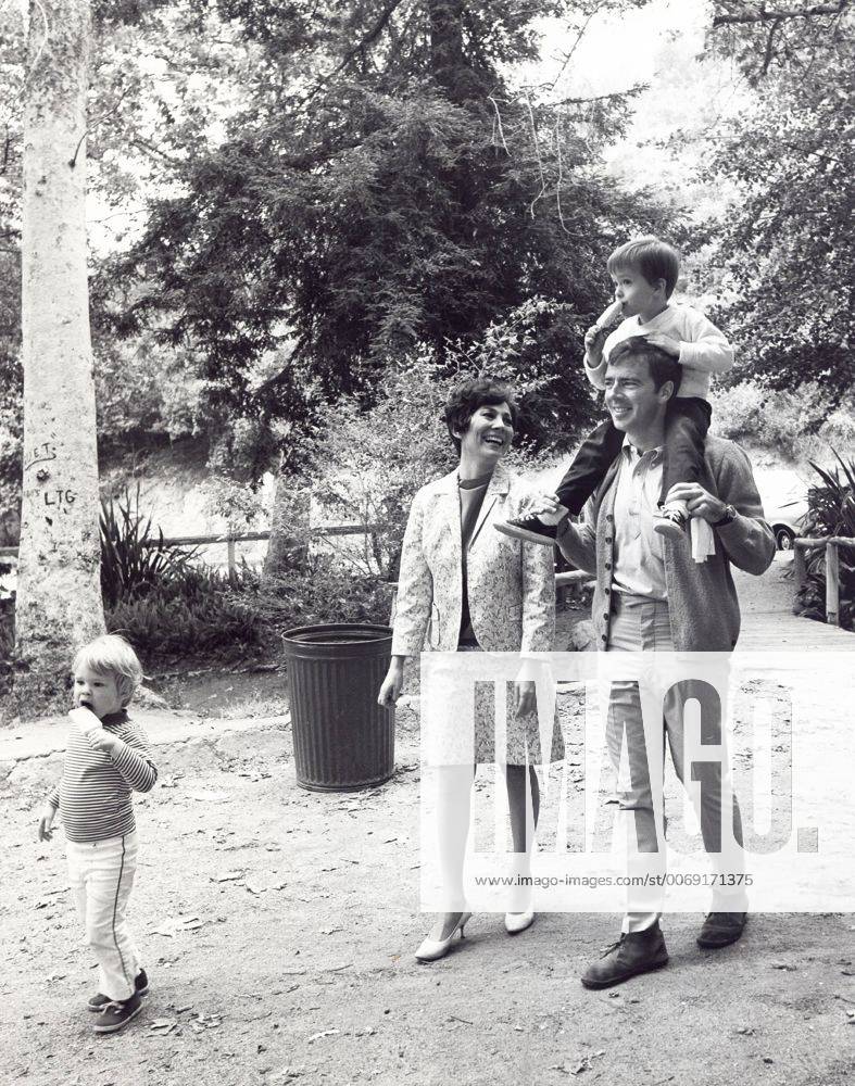 KEN BERRY with wife Jackie Joseph son John Kenneth and daughter ...