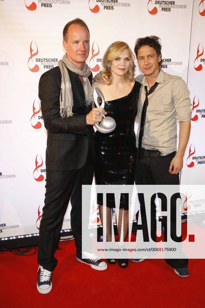 David Jost,Pat Benzner (Preisträger Komposition Rock Pop) und Anna Loos. 2. Deutscher