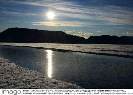 Crack in the pack ice, Manson Icefield peninsula and Jakeman glacier ...