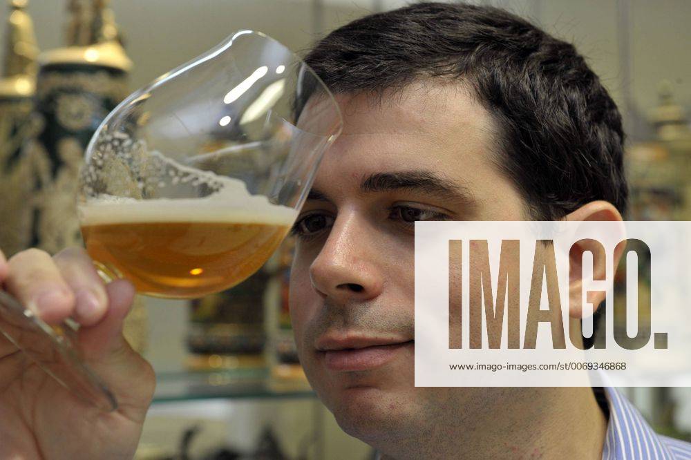 March 01, 2012 - San Juan, Puerto Rico - RAUL MARCIAL, DE LA EMPRESA V ...