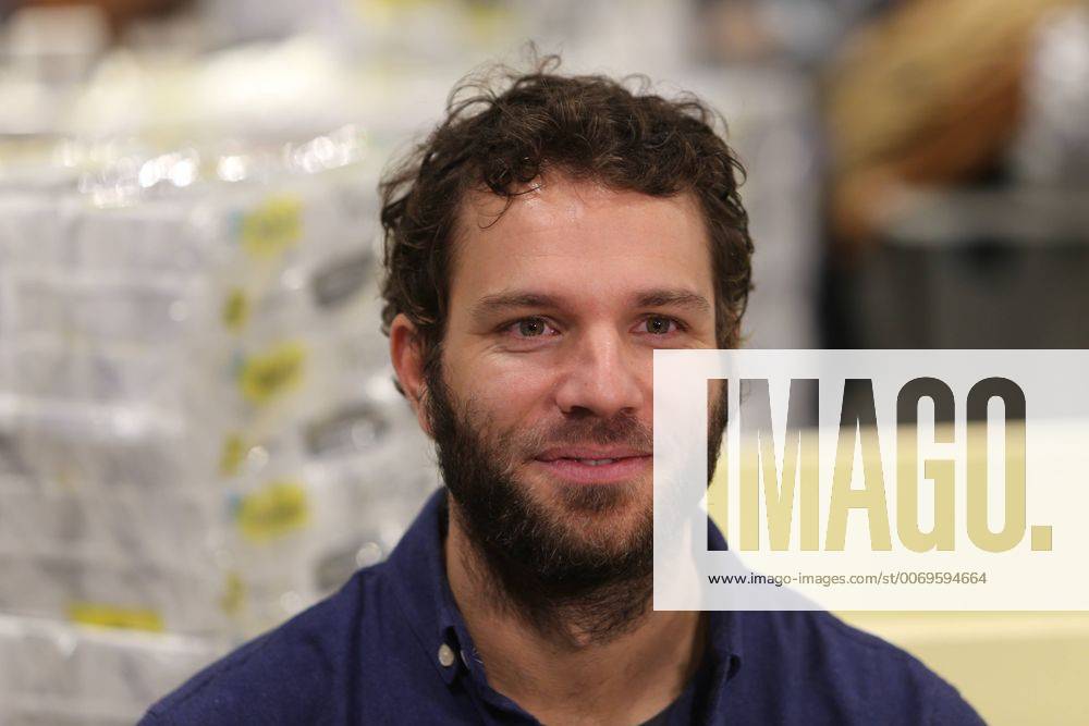 Benjamin Adrion Initiator der Hilfsorganisation Viva con Agua de Sankt ...