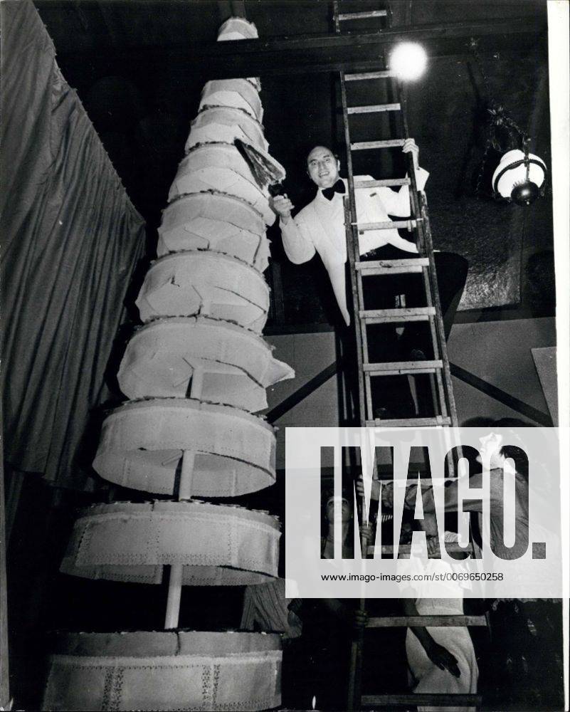 1956 - The Highest Fancy Cake In The World: This gigantic teared cake ...