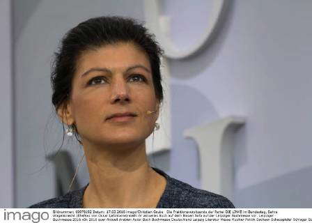 Die Fraktionsvorsitzende der Partei Die Linke Sarah Wagenknecht spricht ...