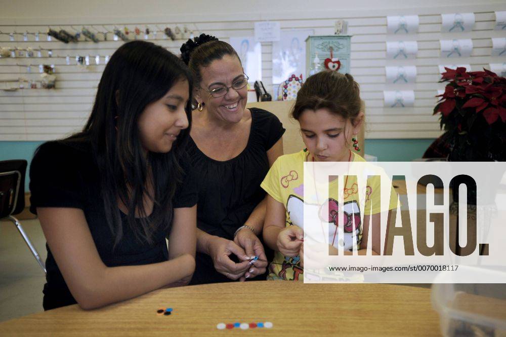 Dec. 17, 2011 - Florida, U.S. - ROYAL PALM BEACH-Selia Vargas, 15 ...