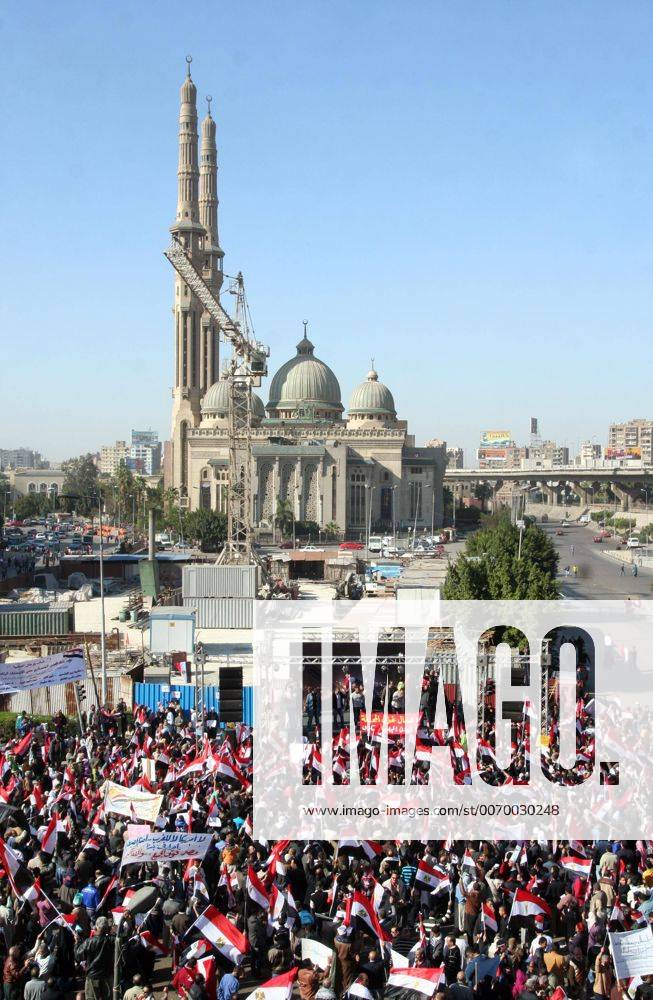 Dec. 23, 2011 - Abbassiya, Cairo, Egypt - Supporters of the Egyptian ...